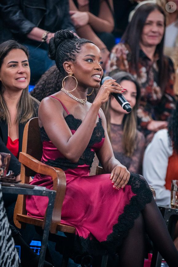 Foto: Clara Moneke aproveita os momentos de folga em um apartamento ...