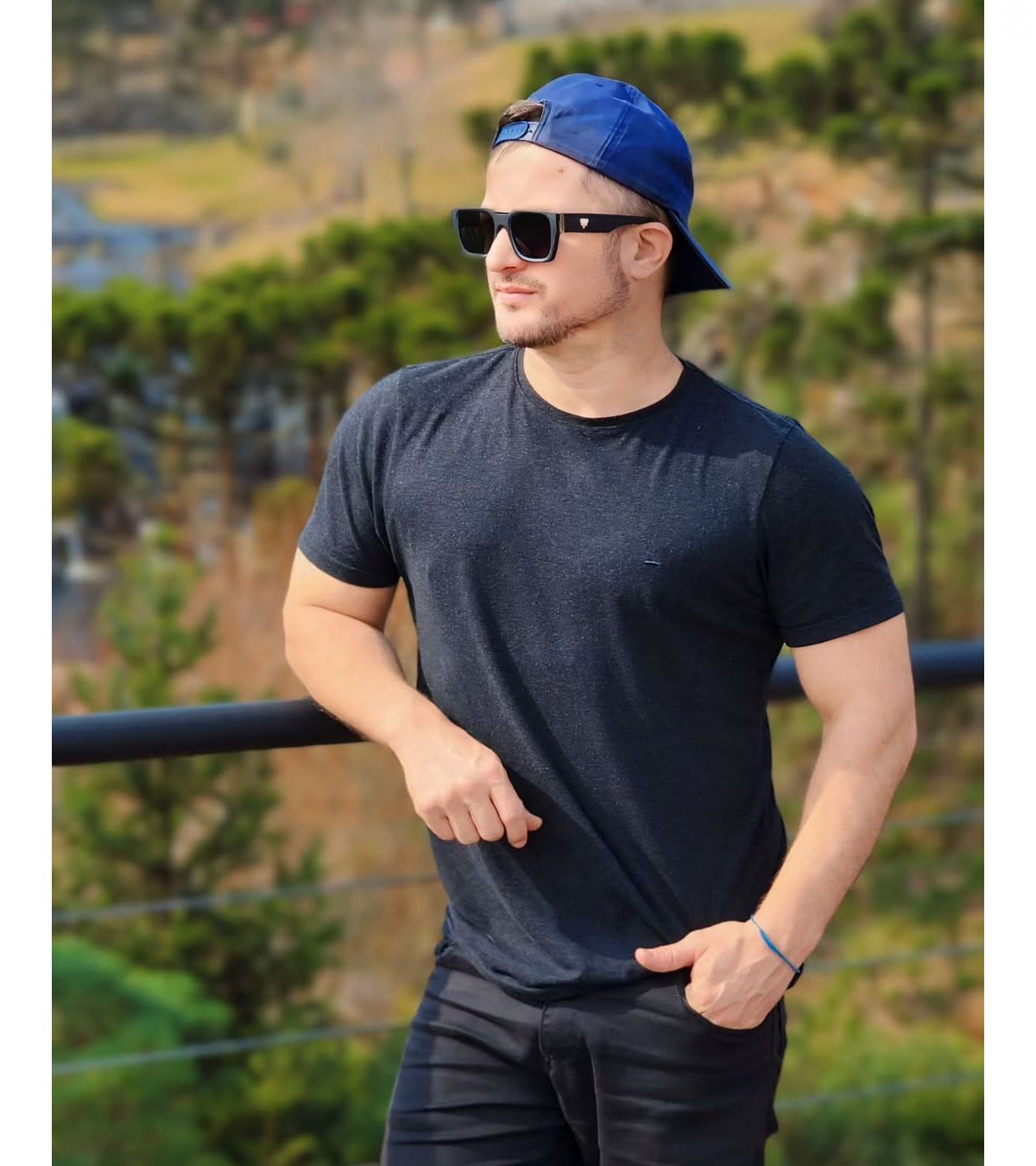 Foto: O artista plástico Vanio Tomé afirma que saiu no prejuízo após realizar um trabalho para a ...