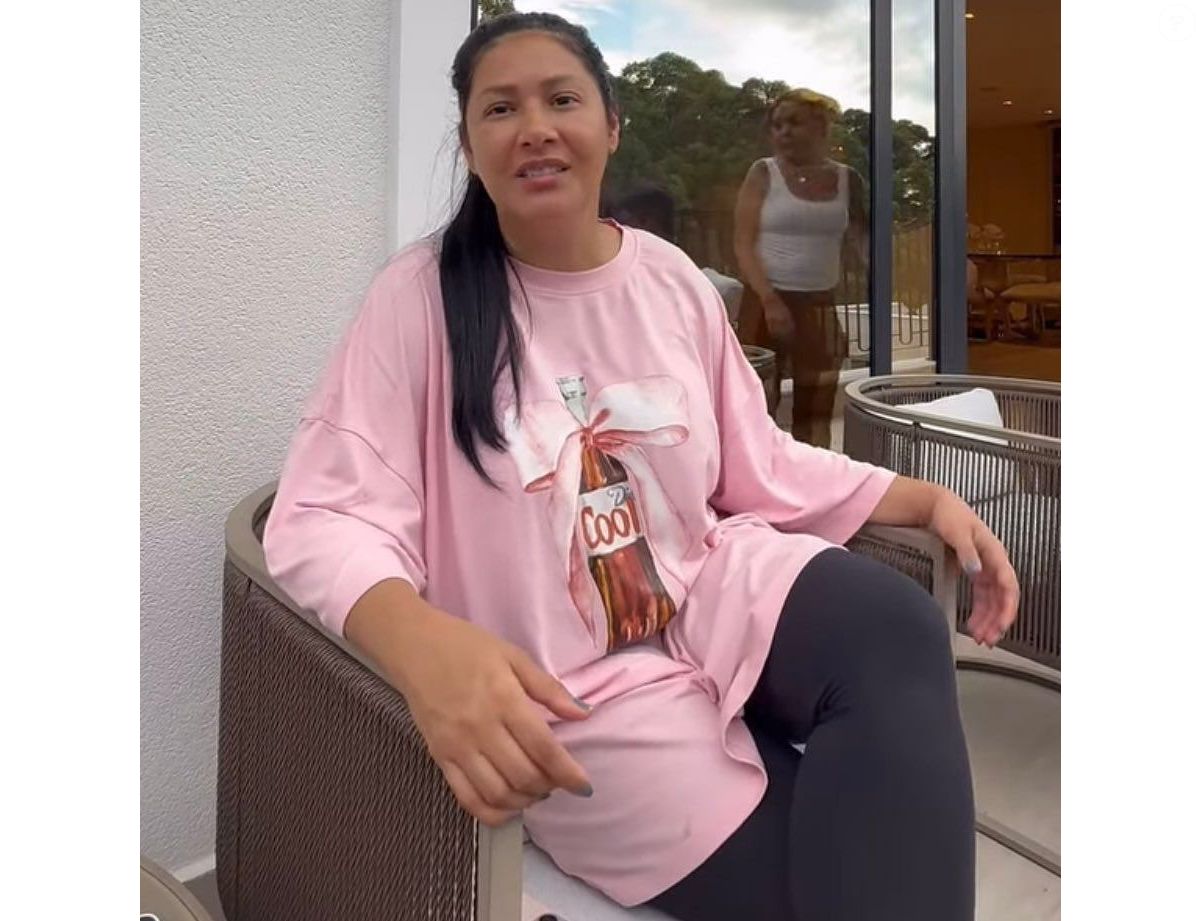 Foto: Simaria aparece com o rosto inchado em vídeo publicado por ...