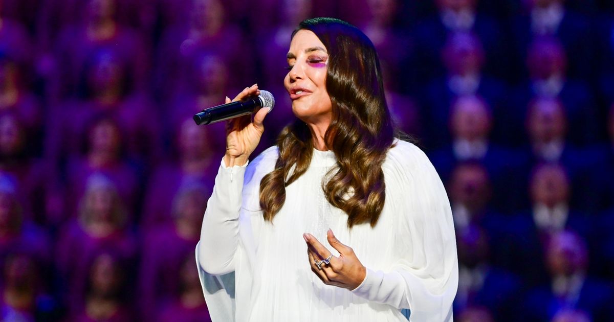 Com olho roxo, Ivete Sangalo se emociona em 1º show após bater a cabeça ...