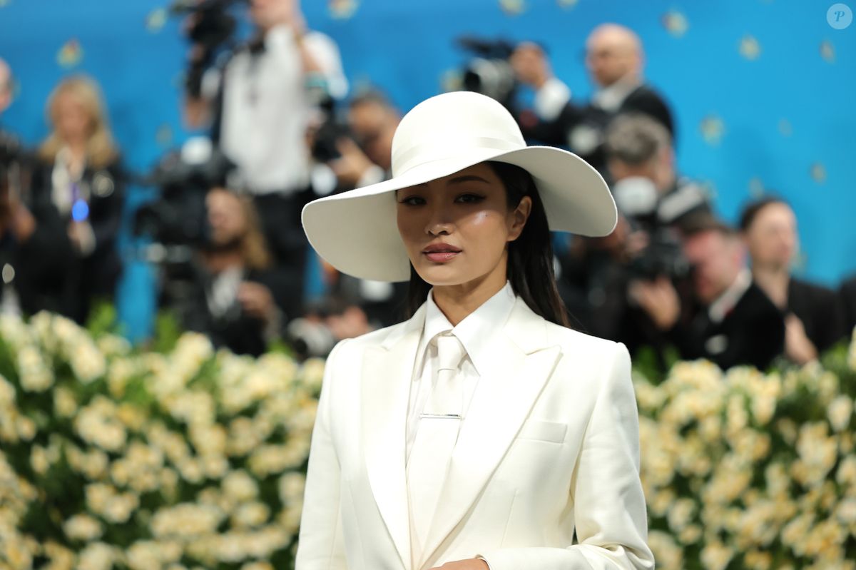 Foto: Ao comparecer no MET Gala 2025, Ana Sawai apostou em um look all ...