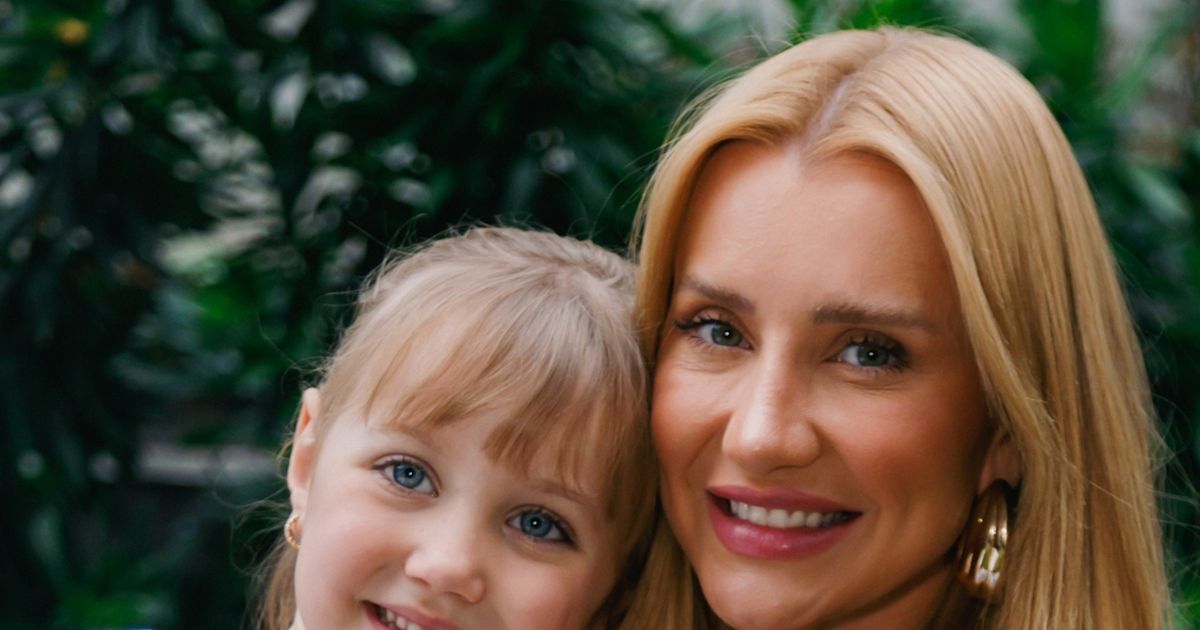 Vicky, filha caçula de Roberto Justus, encanta vestida de coelhinha em ...