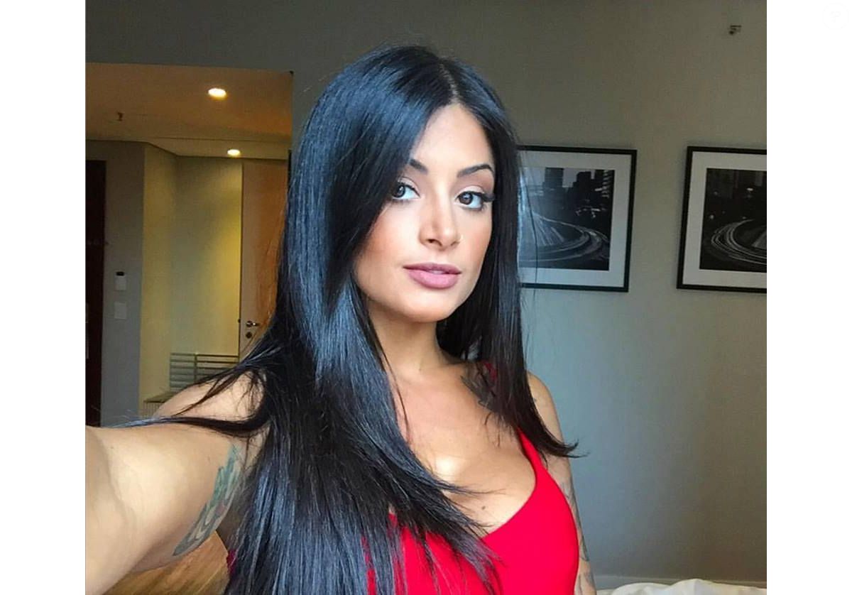 Foto: Nos anos seguintes, Aline Campos começou a mudar o seu rosto ...