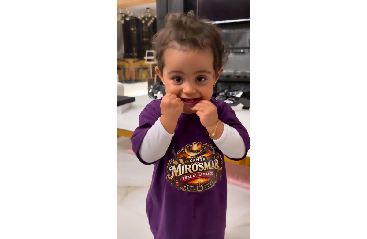 Foto: No vídeo Graciele Lacerda mostra a filha com Zezé passando fio ...