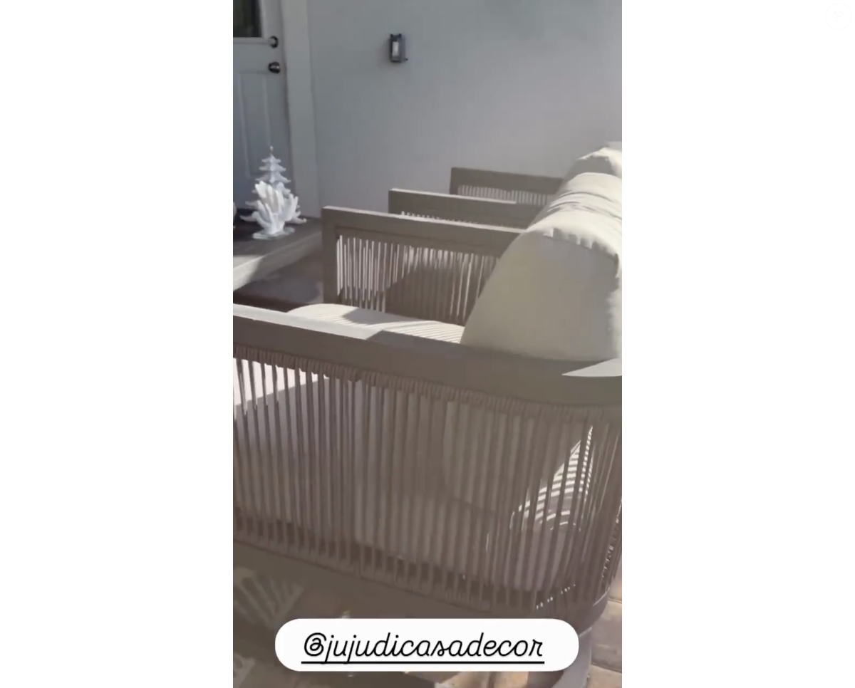 Foto: Na área externa, convidados de Bruna Marquezine desfrutam de ...