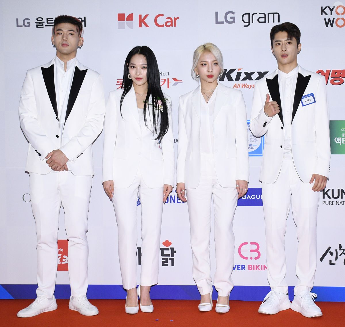 Foto: Grupo de K-pop KARD se apresenta com a turnê 'Where To Now?' em ...