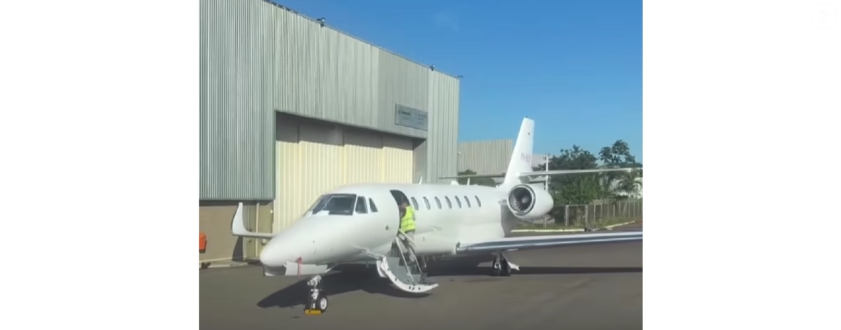 Foto: Novo jatinho de luxo de Virginia Fonseca, de acordo com ...