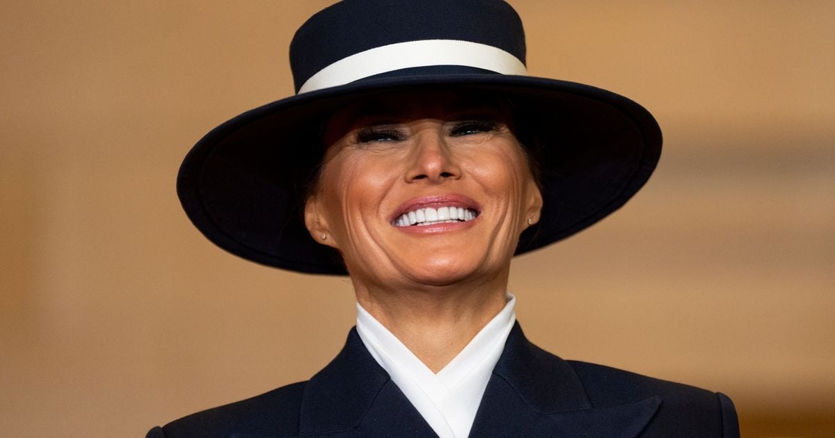 O significado oculto da roupa e chapéu de Melania Trump, primeira-dama ...