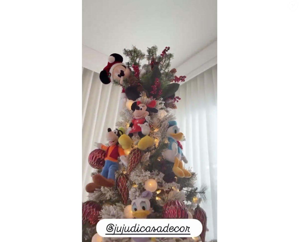 Foto: Apaixonada pela Disney, Bruna Marquezine tem uma árvore de Natal ...