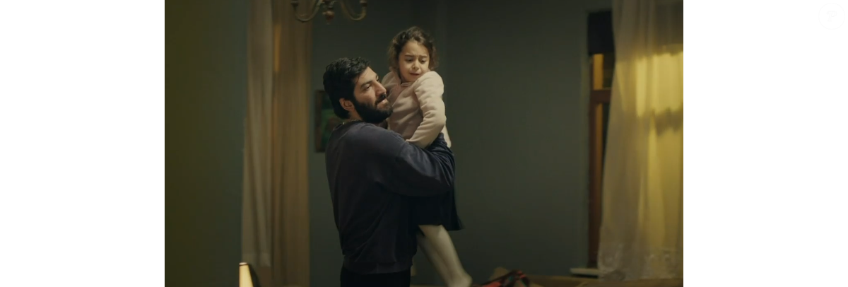 Foto: Na novela 'Mãe', após ser maltratada pelo padrasto, Melek/Turna é ...