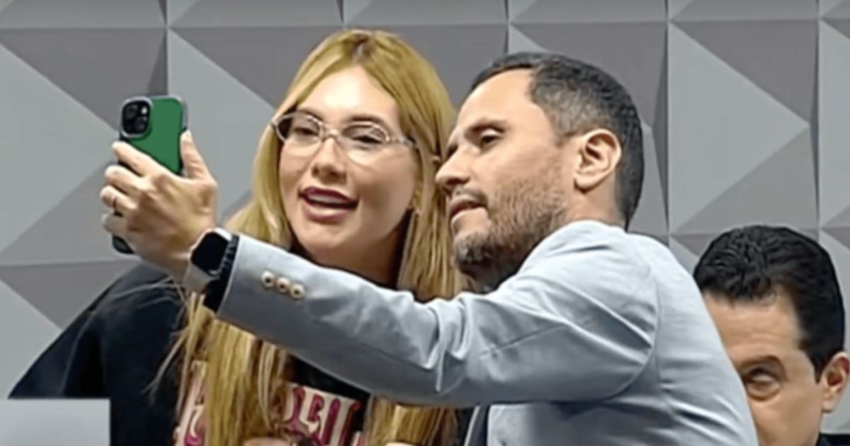 ‘Não era o momento’: senador Cleitinho pede desculpas após tietar Virginia Fonseca na CPI das ...