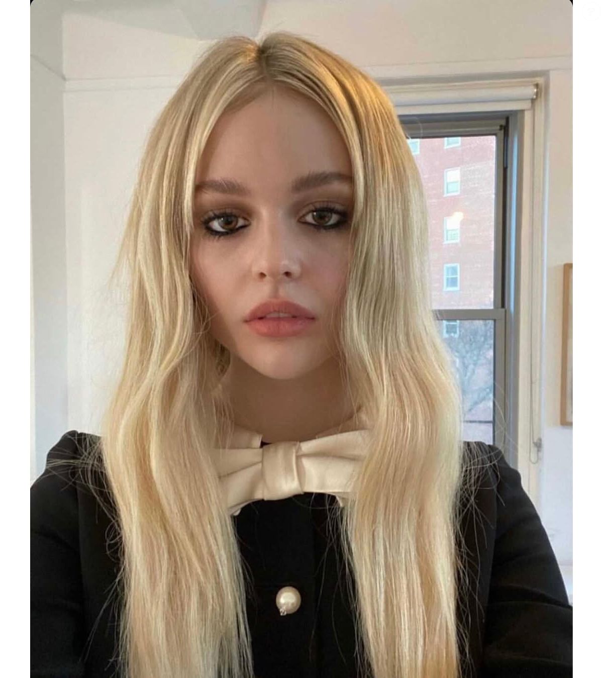 Foto: A atriz Emily Lind é adepta da estética 'Tired Girl MakeUp ...