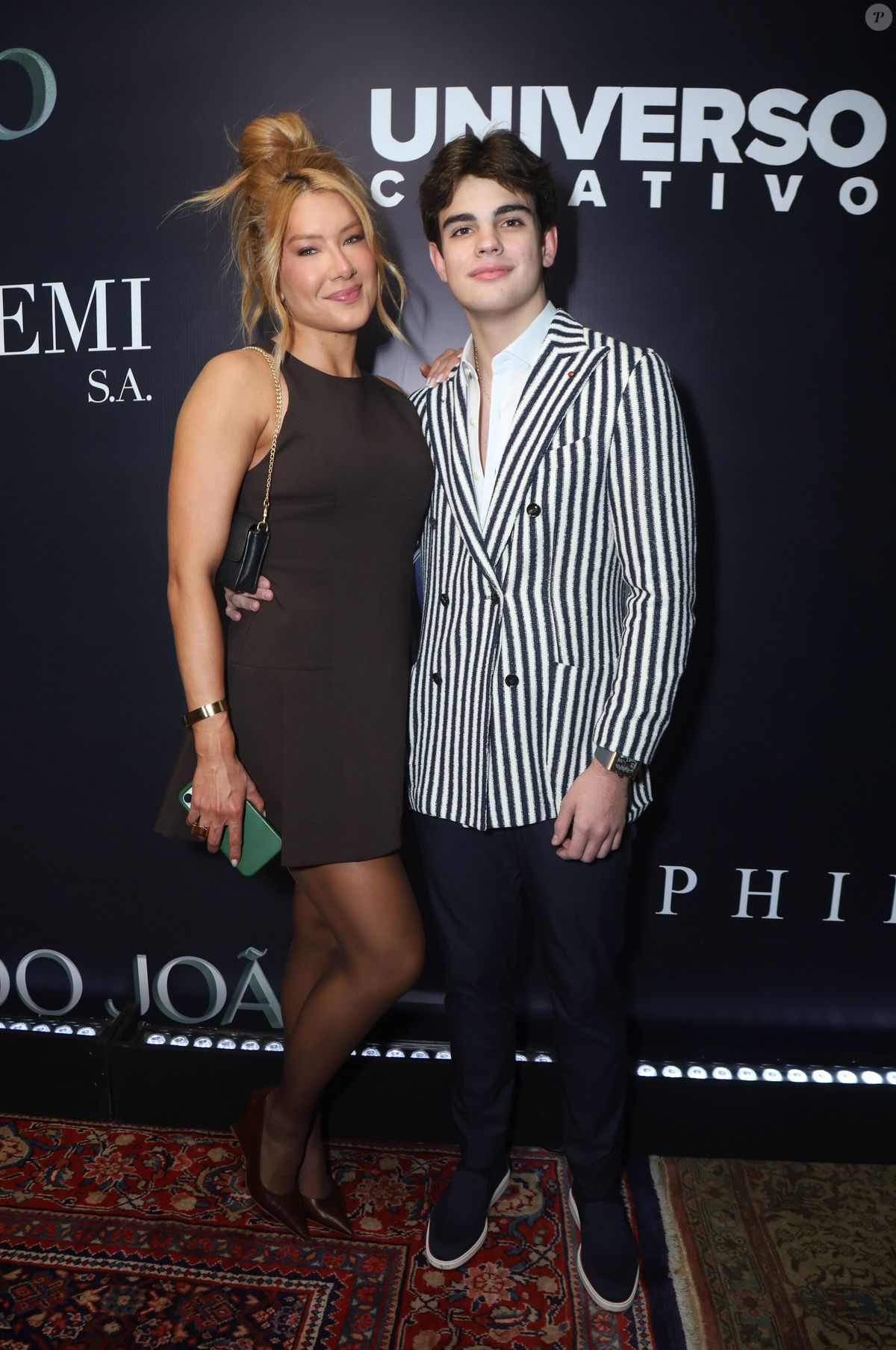 Foto: Daia de Paula tem 36 anos e o filho de Faustão, 17 - Purepeople