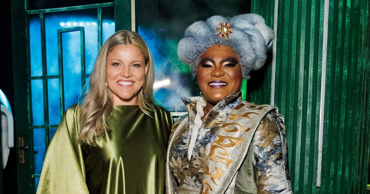 Idênticas! Fantine, do Rouge, faz aparição muito rara com filha de 17 ...