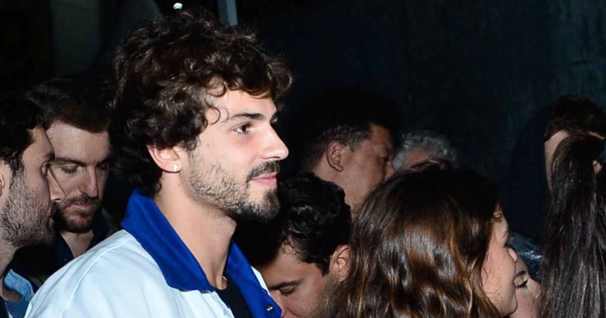 Filho de surfista francês e apontado como affair de Anitta: quem é Lucca Picon, ator fotografado ...