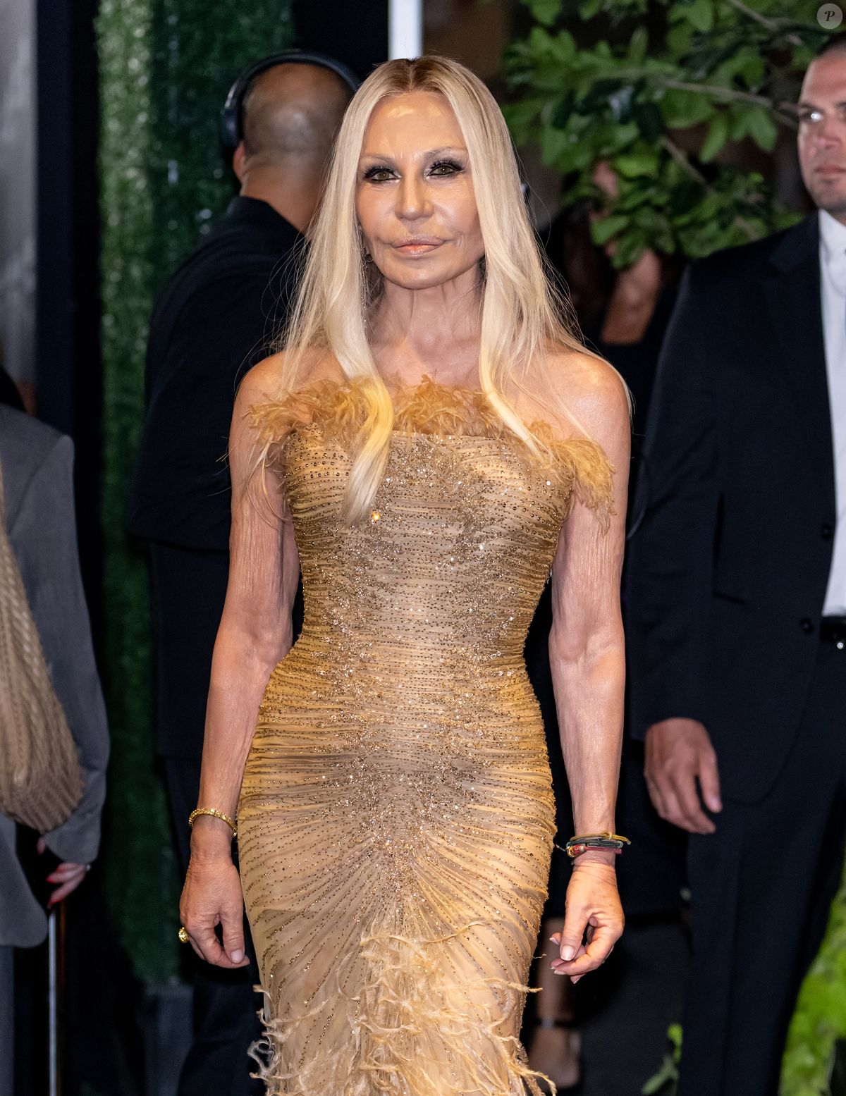 Foto: 2024: Donatella Versace poderia estar se preparando para fazer um ...