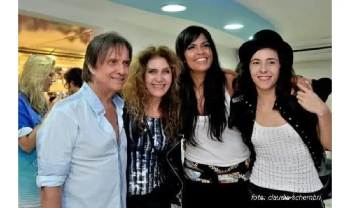 Foto: Roberto Carlos em aniversário da filha Luciana com Wanderléa ...