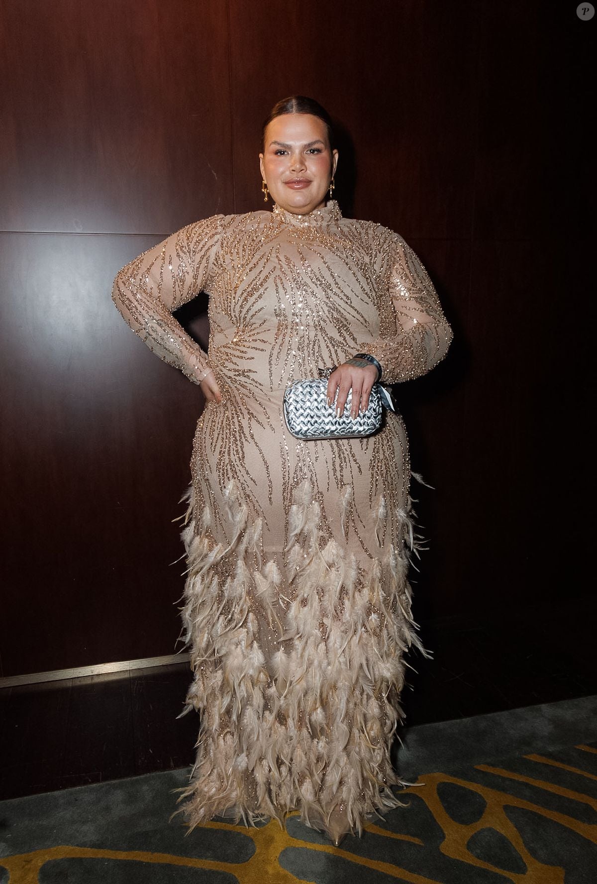 Foto: Baile do BB: Thais Carla aposta em vestido de gola alta e ...