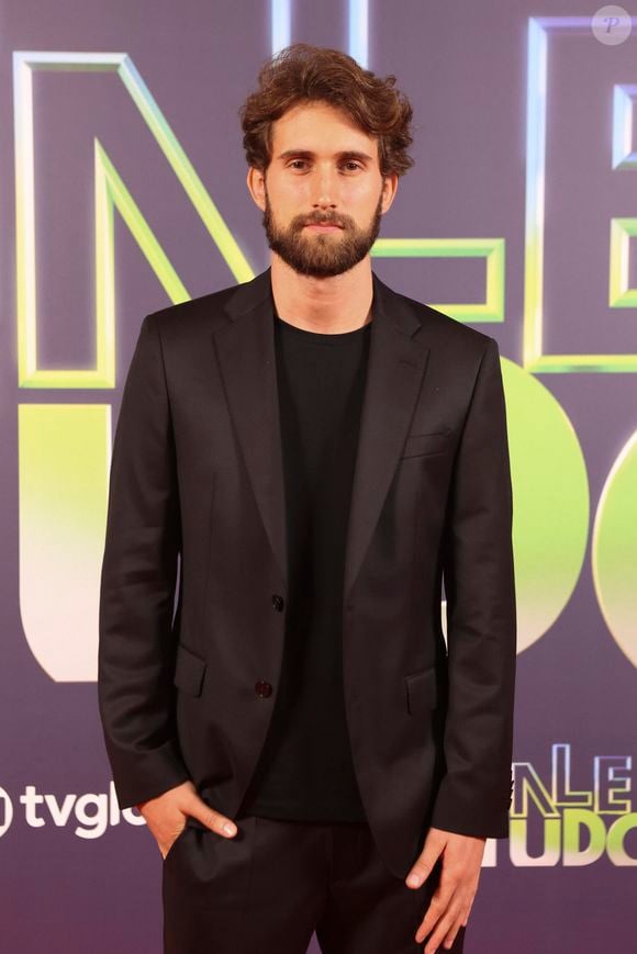 Você sabia que Felipe Ricca, o Carlos de 'Vale Tudo', teria triângulo ...