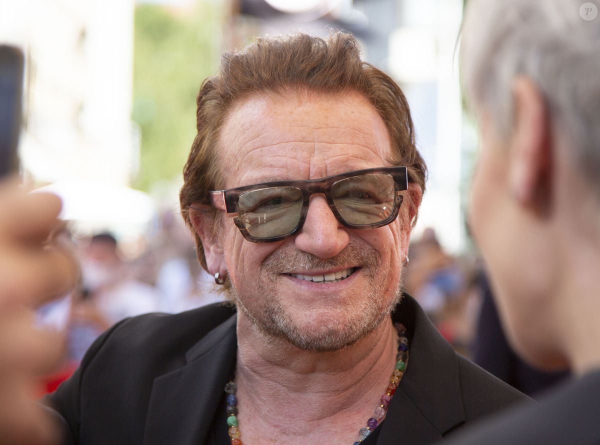 Foto: Vocalista do U2, Bono Vox tem glaucoma - Purepeople