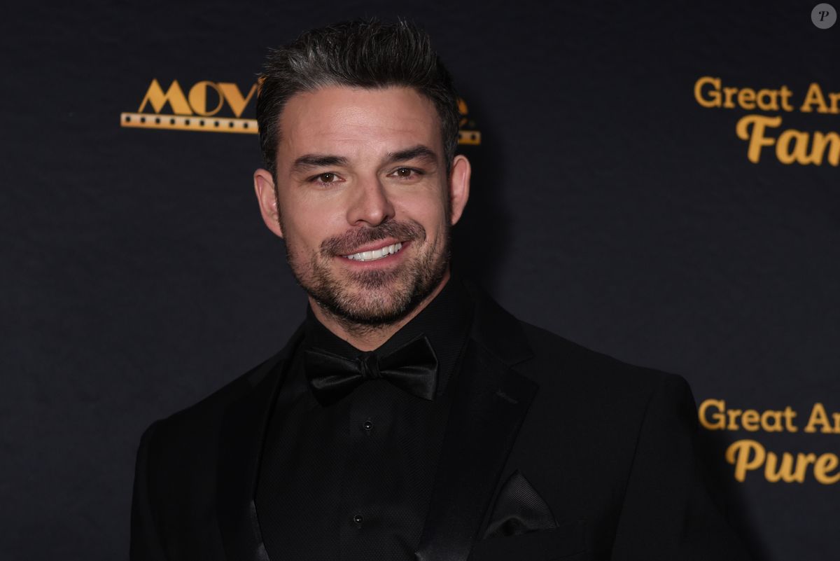 Foto: Jesse Hutch vive o par romântico de Erin em 'Natal Sob a Aurora ...