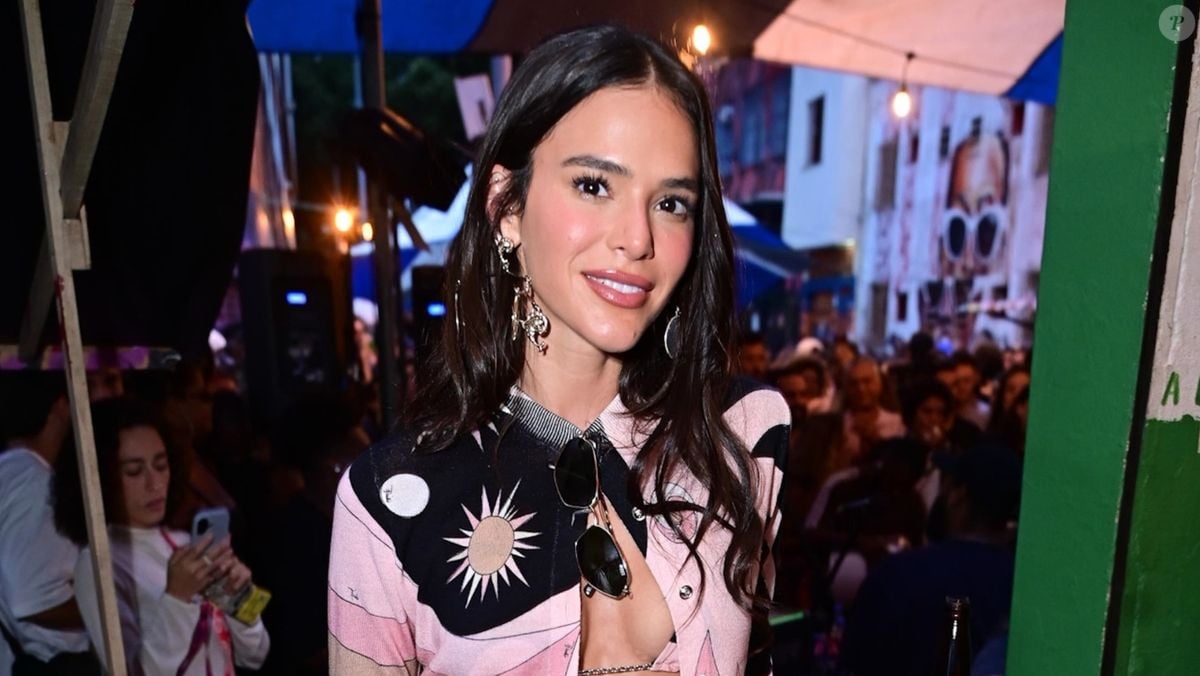 Foto: Mansão de Bruna Marquezine tem árvore de Natal temática ...